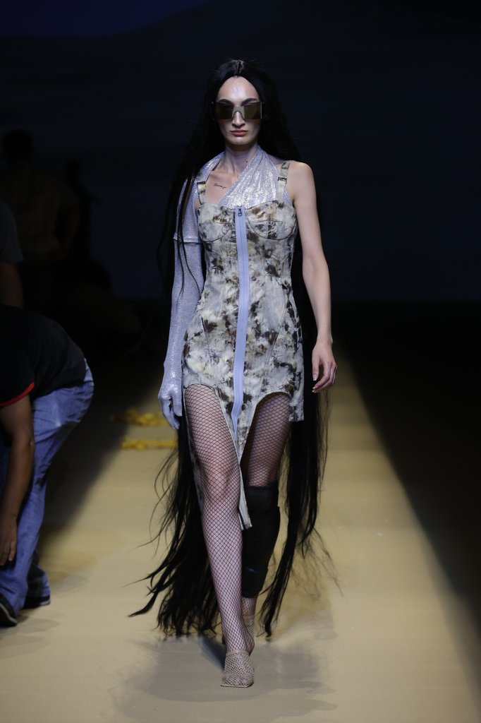 UNIX_T · 杨宇 2023春夏高级成衣秀 - Beijing Spring 2023-天天时装-口袋里的时尚指南