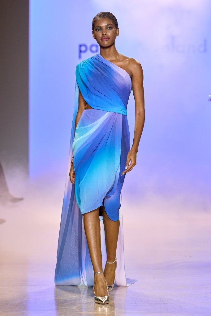 帕莫拉·罗兰 Pamella Roland 2023/24秋冬高级成衣秀 - New York Fall 2023-天天时装-口袋里的时尚指南