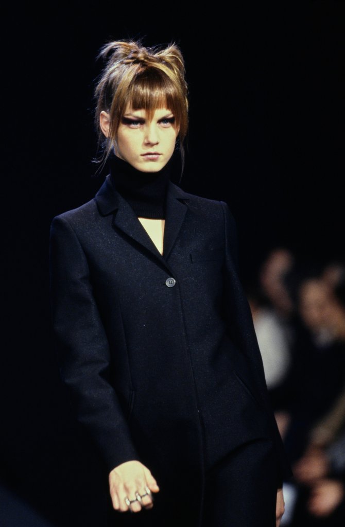 Martine Sitbon 1997/98秋冬高级成衣秀(细节) - Paris Fall 1997-天天时装-口袋里的时尚指南