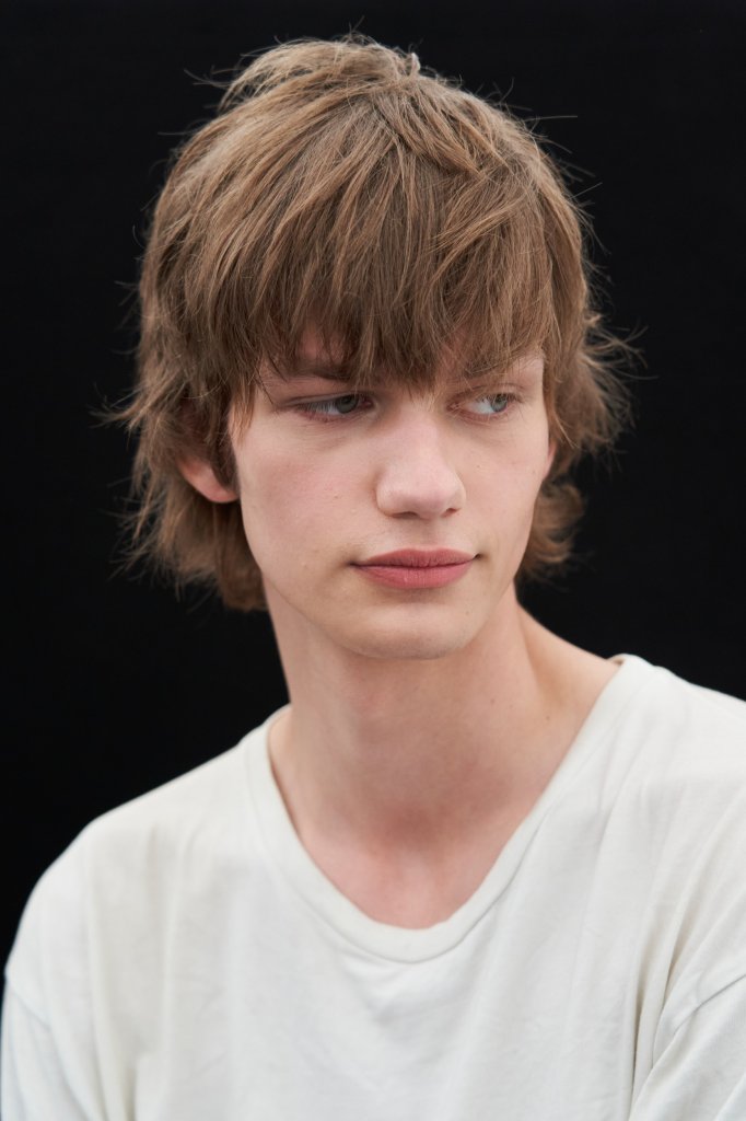 Rhude 2024春夏男装秀(后台妆容) - Paris Sping 2024-天天时装-口袋里的时尚指南