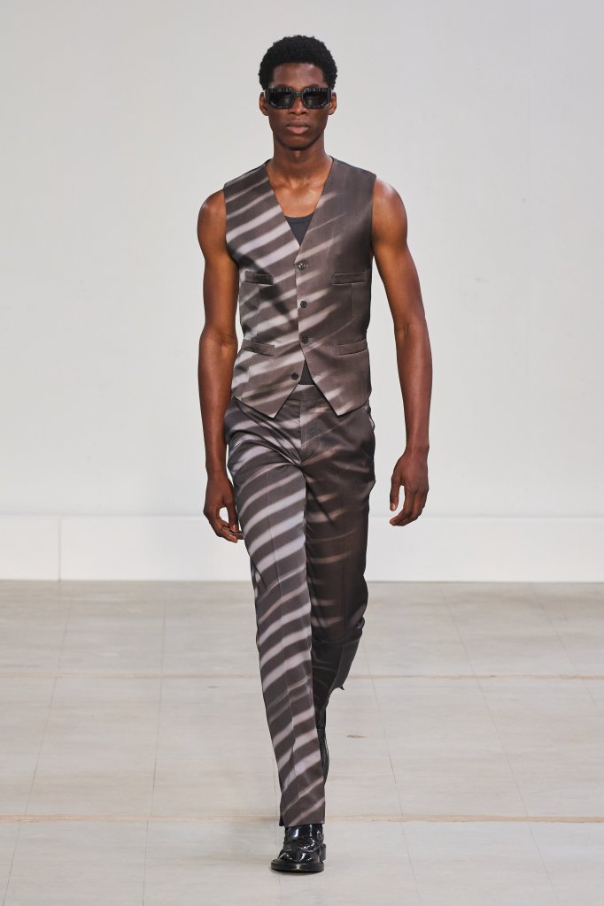 保罗·史密斯 Paul Smith 2024春夏男装秀 - Paris Spring 2024-天天时装-口袋里的时尚指南