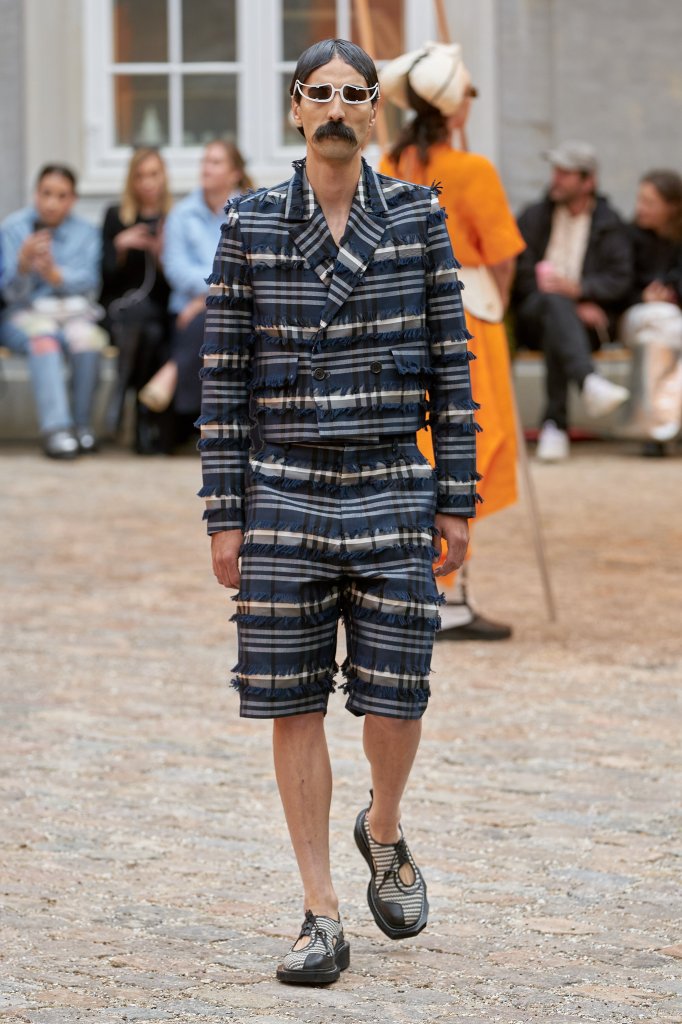 亨利克·维斯科夫 Henrik Vibskov 2024春夏高级成衣秀 - Copenhagen Spring 2024-天天时装-口袋里的时尚指南