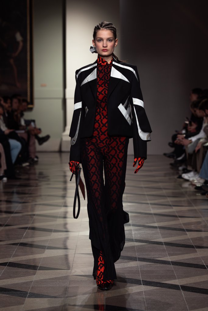 THEFOUR 2024/25秋冬高级成衣秀 - Budapest Fall 2024-天天时装-口袋里的时尚指南