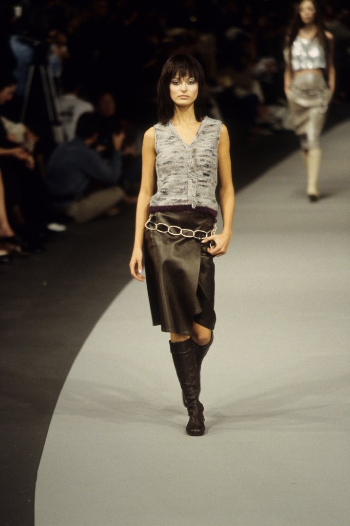 香奈儿 Chanel 1999/00秋冬高级成衣秀 - Paris Fall 1999-天天时装-口袋里的时尚指南