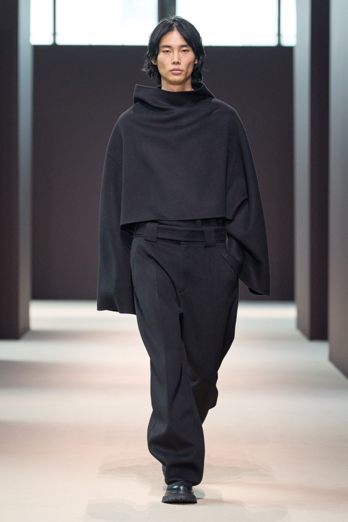 Cos 2024/25秋冬高级成衣秀-天天时装-口袋里的时尚指南