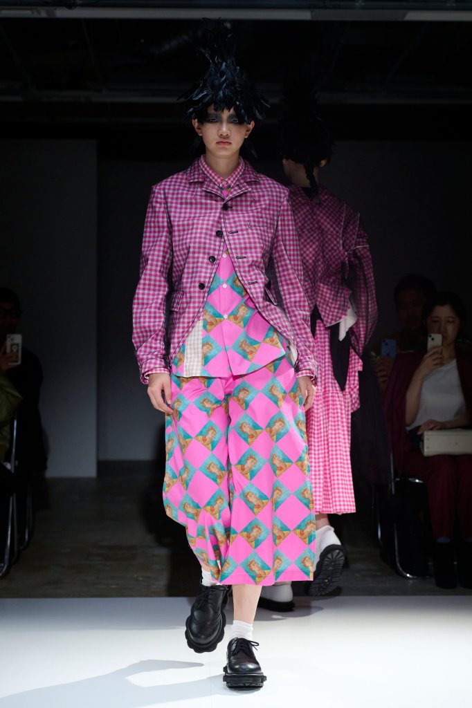 Tao 2025春夏高级成衣秀 - Tokyo Spring 2025-天天时装-口袋里的时尚指南