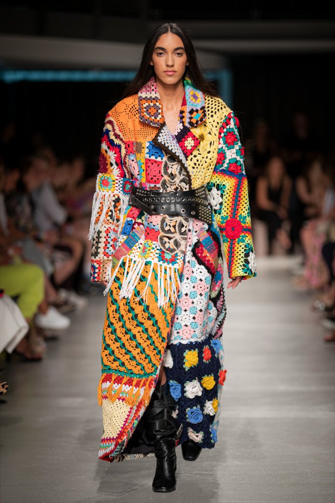 Jackob Buczynski 2025春夏高级成衣秀 - Budapest Spring 2025-天天时装-口袋里的时尚指南